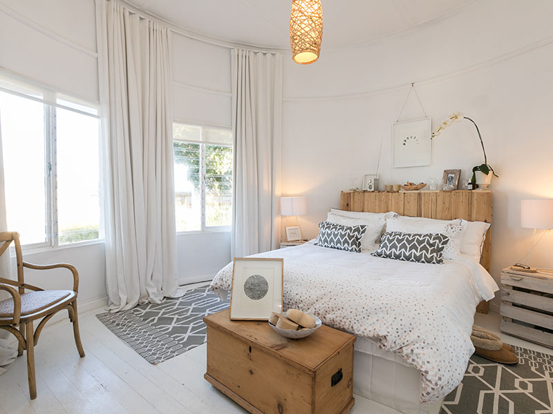 Bestblind :: Lined casual linen wave curtains on custom curved Wave track